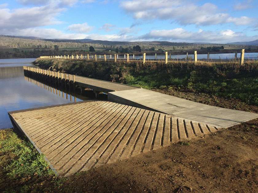 A new landing stage for the boat ramp on Meadowbank Lake