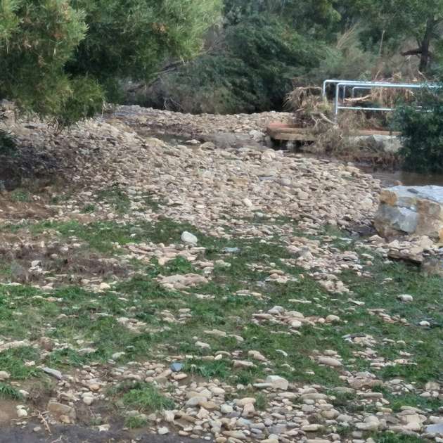 Floods damage fishing platforms on Plenty River